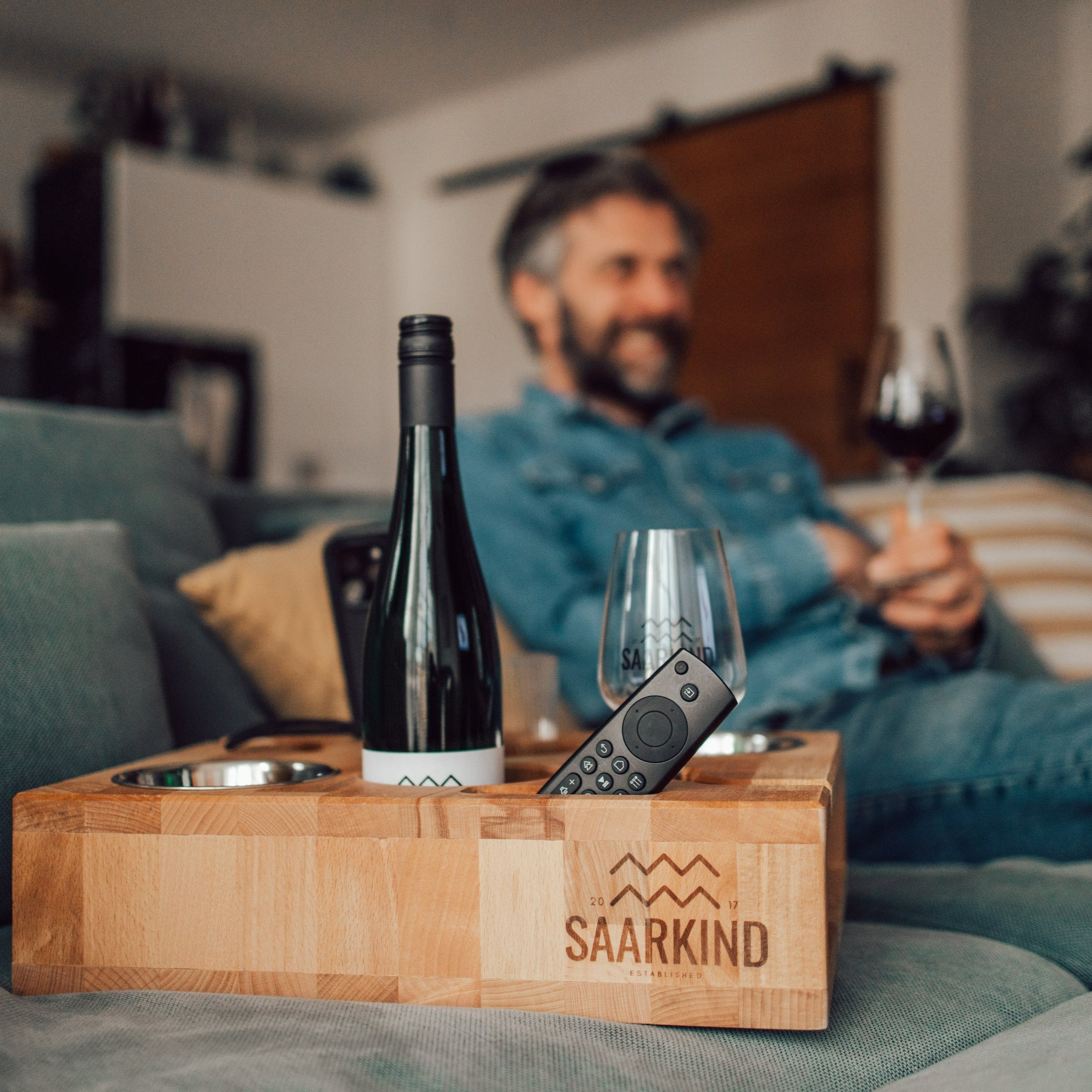 Der Couch-Butler - hochwertige Snack Bar aus Holz, persönliches ...